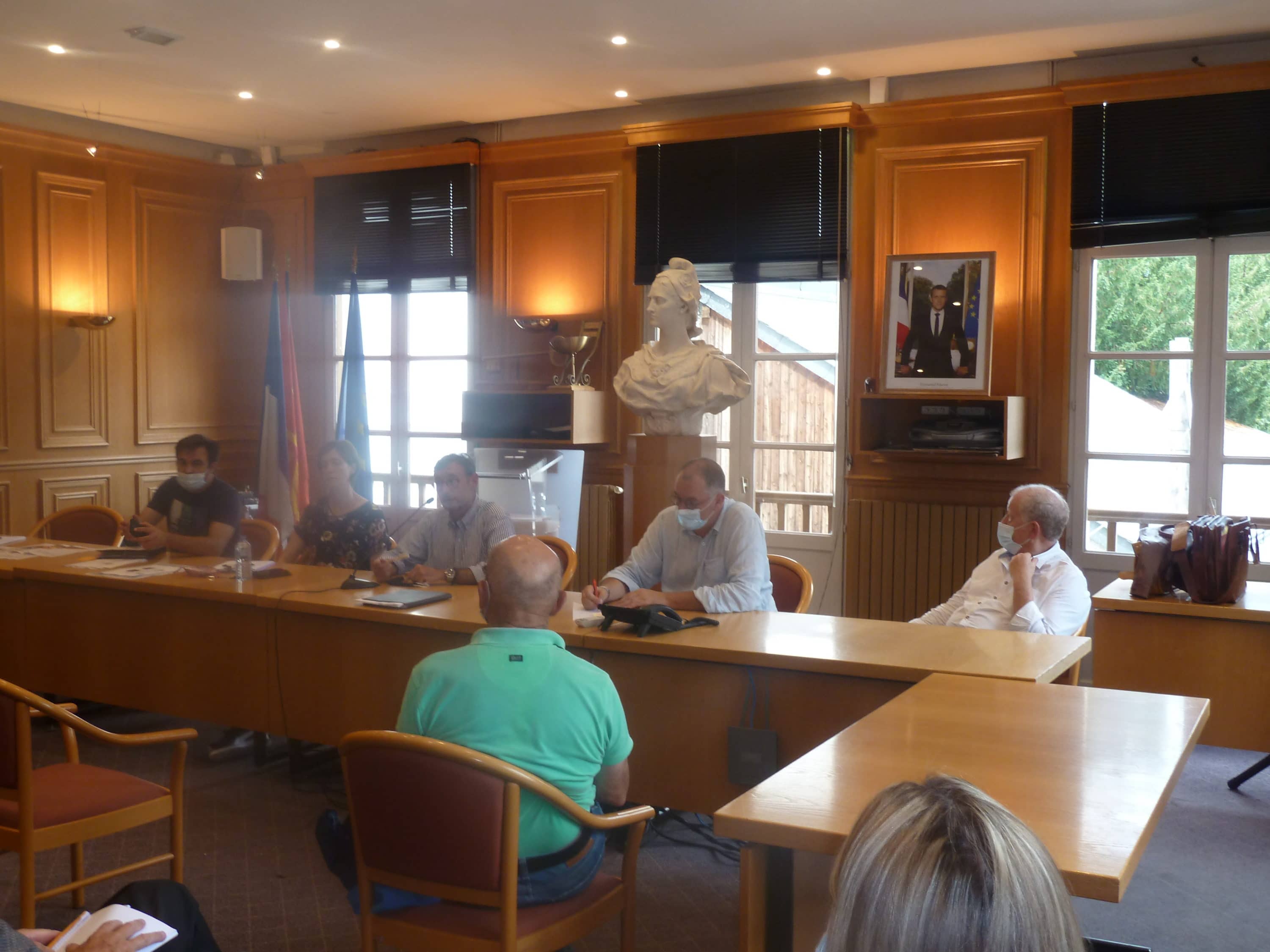 Eric Azémar, avec les sociaux-pro, la réalité sur les finances ainsi ...