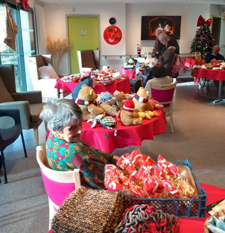 La magie de Noël s’invite à l’Ehpad du Val de l’Ourse2 - Petite ...